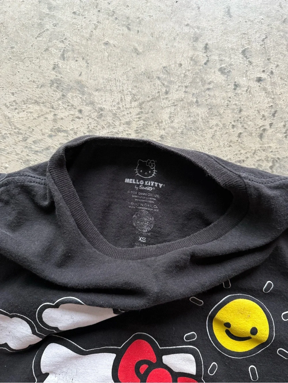Sanrio | Tops | Sanrio Black Hello Kitty Graphic Short Sleeve Tee ...